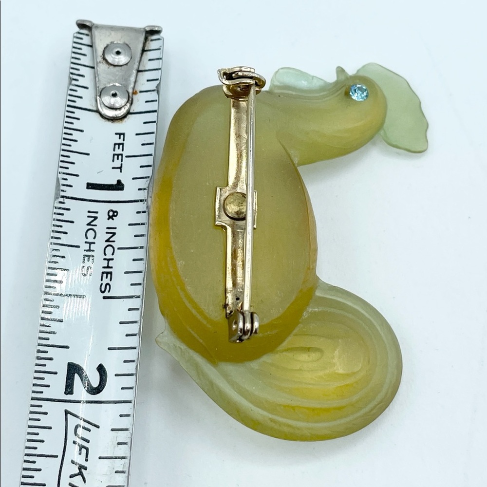 Vintage Lucite Rooster Chicken Farm Animal Brooch Pin - Gem